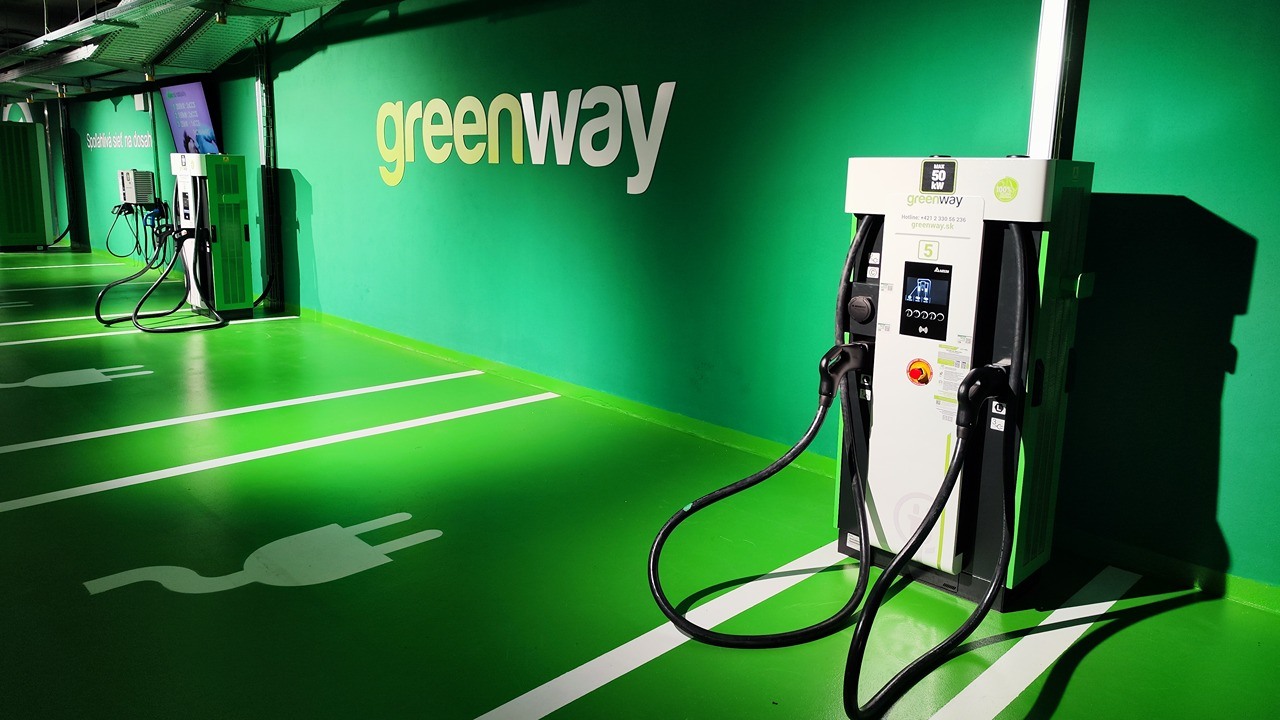 Otvorili rekordnú nabíjačku pre elektromobily na Slovensku! Má jednu ...