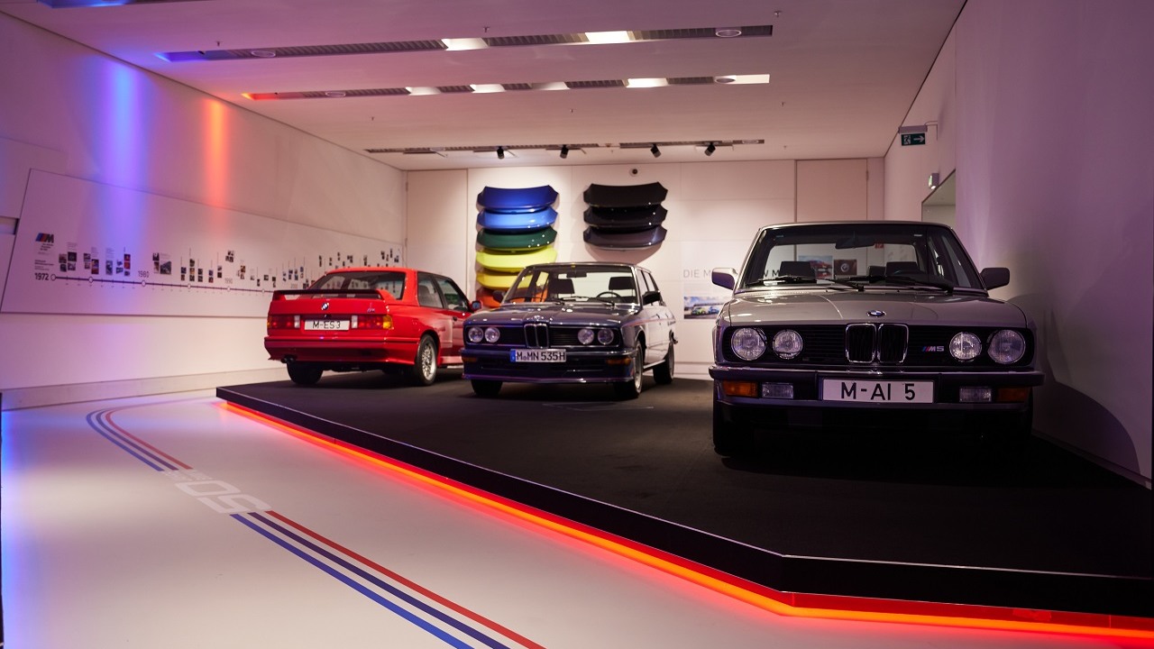BMW M oslavuje 50 rokov aj v múzeu a centre BMW Welt, berte to ako tip ...